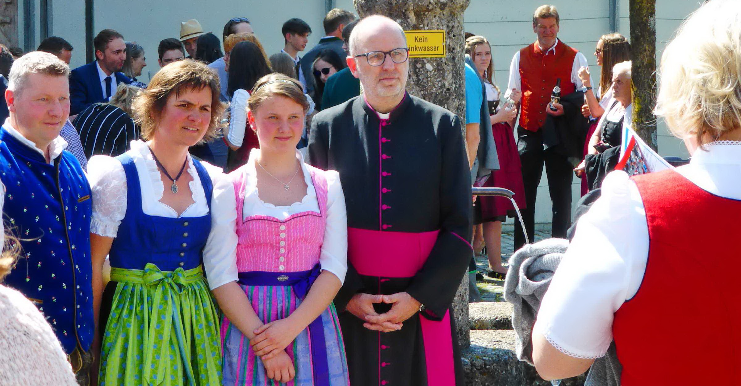 Domkapitular Klaus Franzl spendete Firmung in Prien – Samerberger Nachrichten