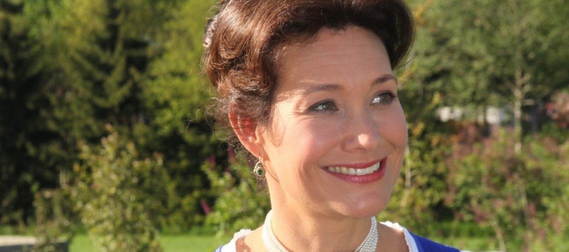 BR-Moderatorin Elisabeth Rehm engagiert sich für Irmengard-Hof ...