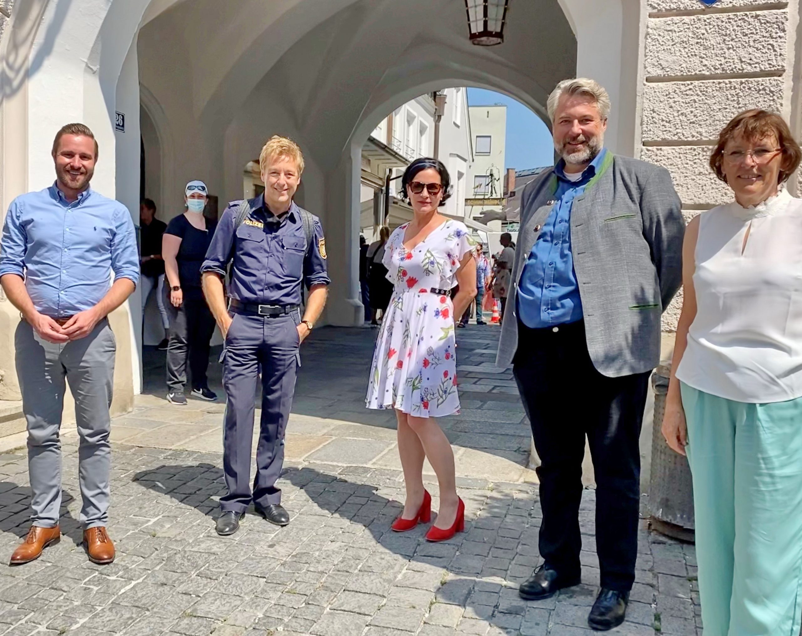 „Rosenheim Cops“ stellen sich im Rathaus vor – Samerberger Nachrichten