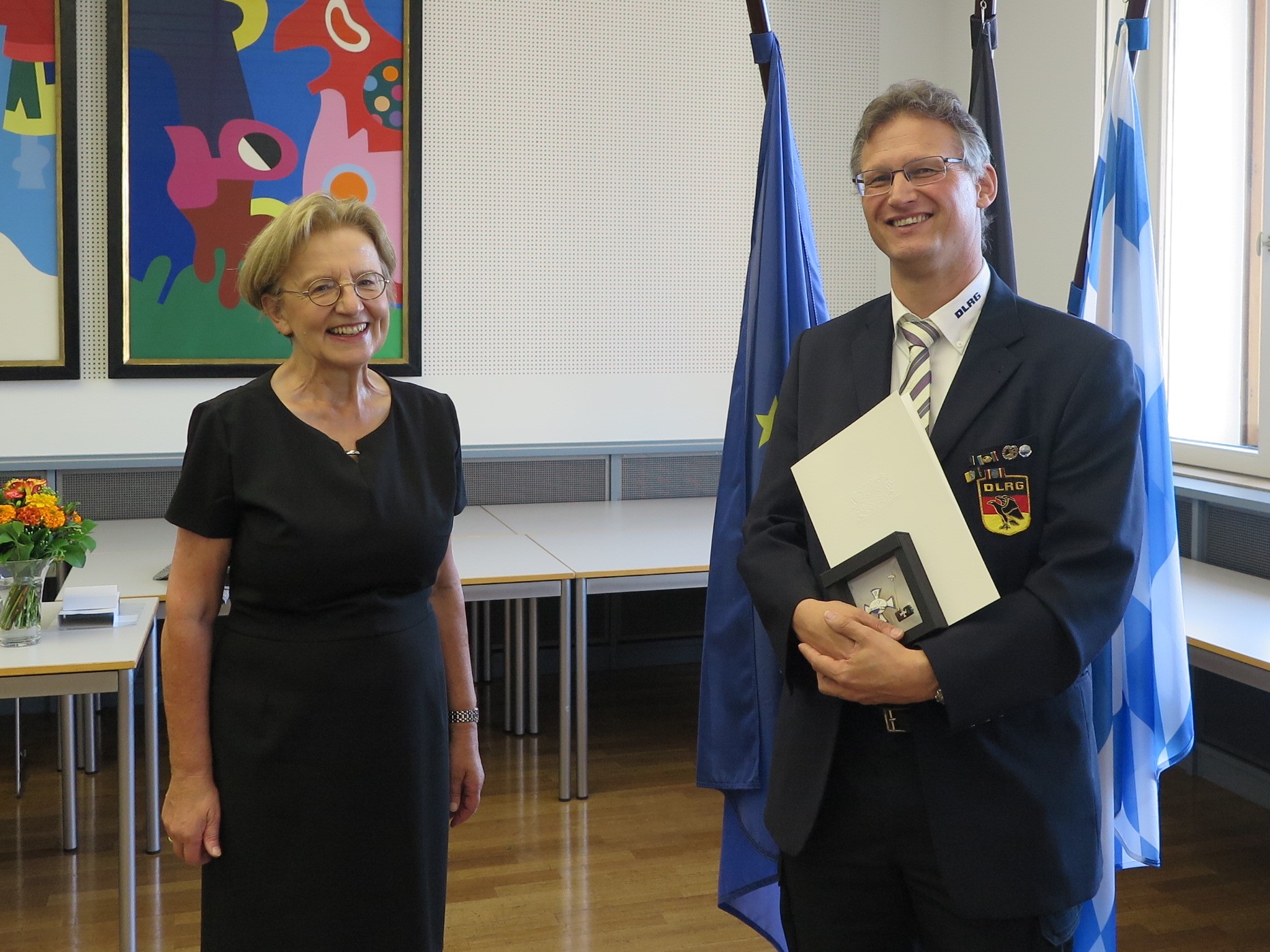DLRG-Steckkreuz für Jürgen Temmler – Samerberger Nachrichten