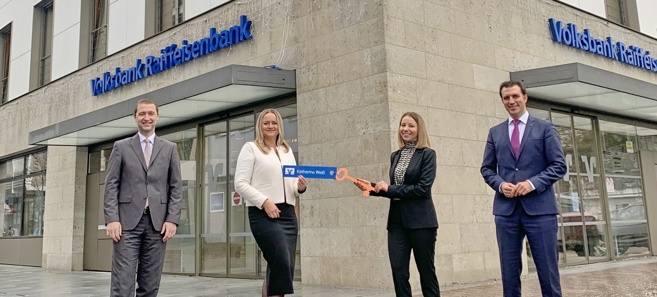 Neue Hauptgeschäftsstellenleiterin der meine Volksbank Raiffeisenbank ...
