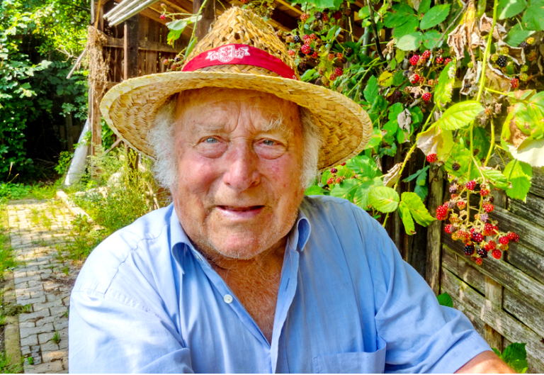 Am Grab des Priener Gärtners Ludwig Krumrey – Samerberger Nachrichten