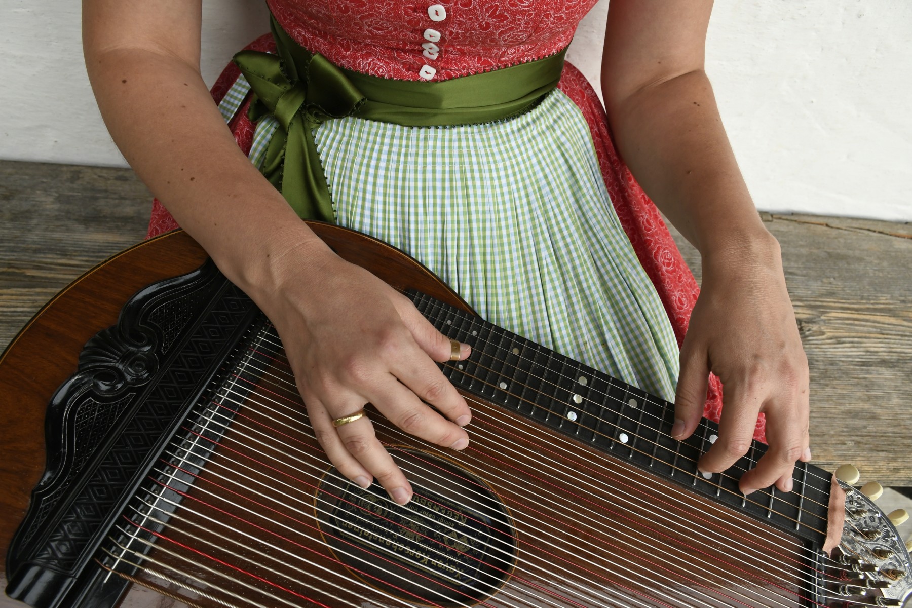 Zither-Ausstellung startet in Benediktbeuern – Samerberger Nachrichten