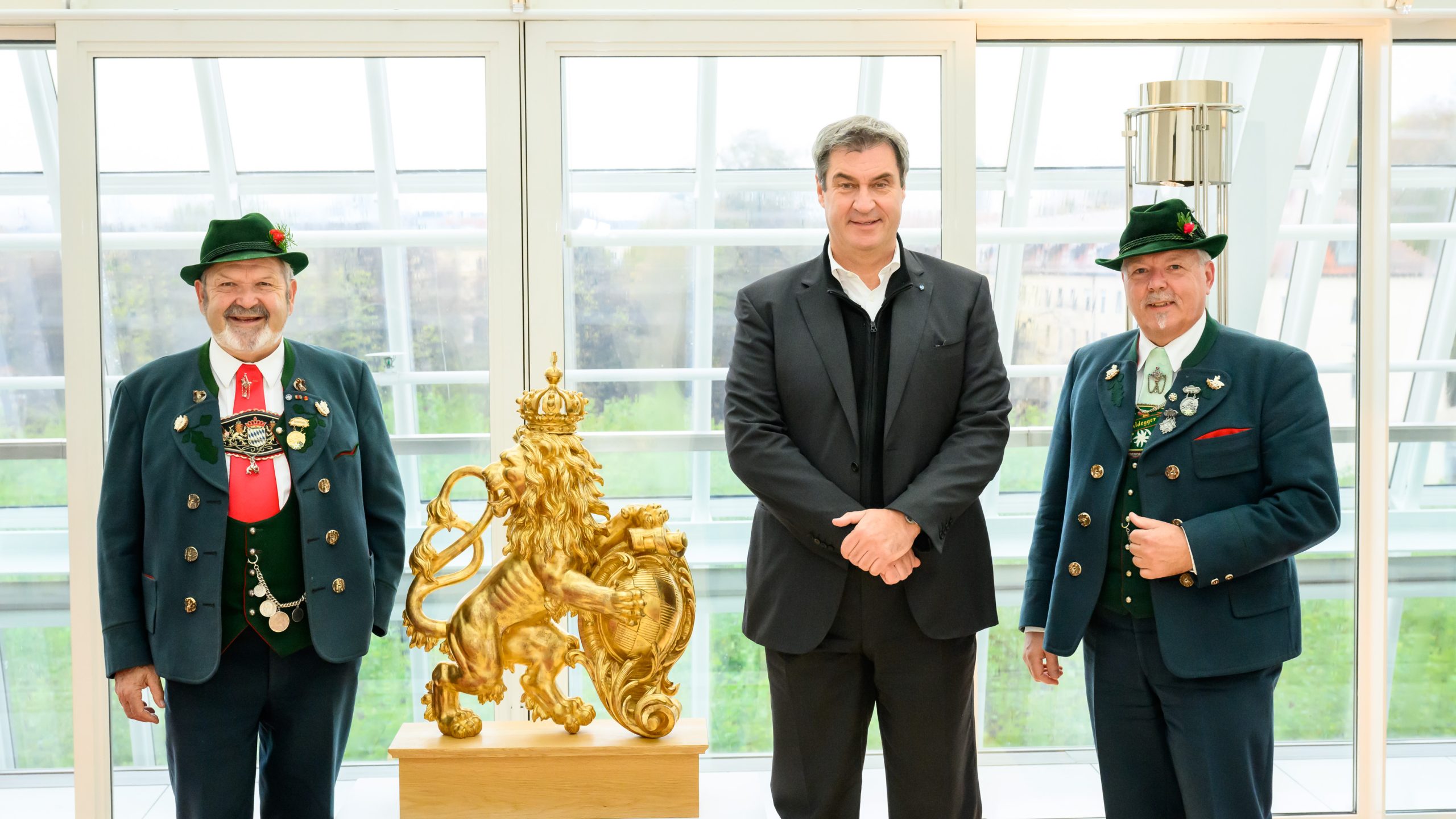 Bayerischer Trachtenverband in Bayer. Staatskanzlei – Samerberger Nachrichten