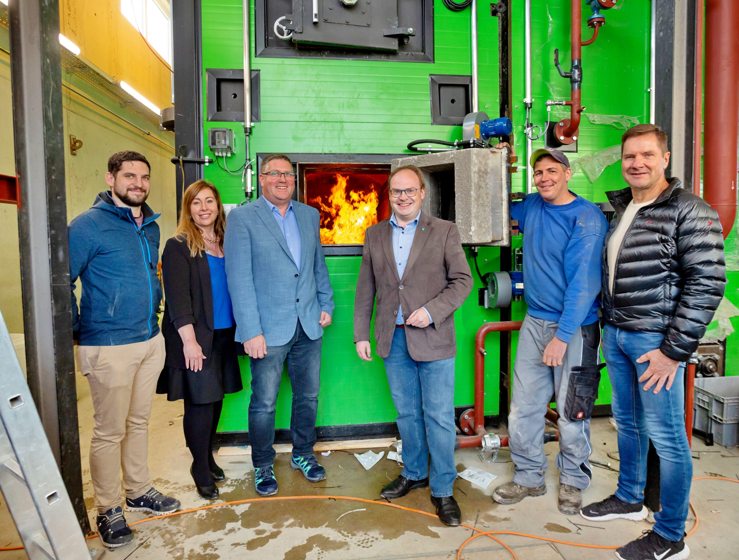 Anheizen bei Priener Blockheizkraftwerk – Samerberger Nachrichten