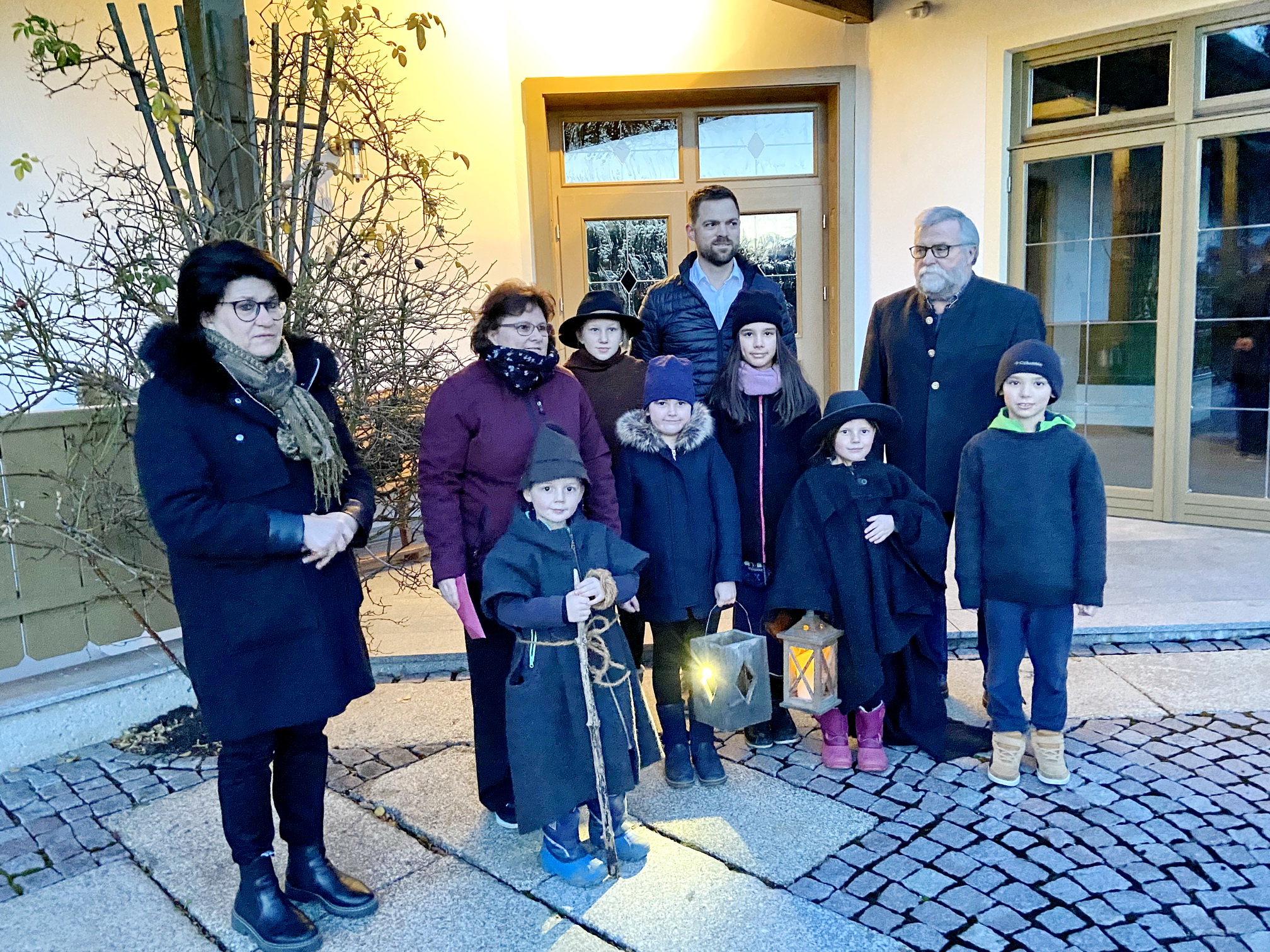 Atzinger Trachtenjugend spendet für Priener Bürgerhilfe – Samerberger ...