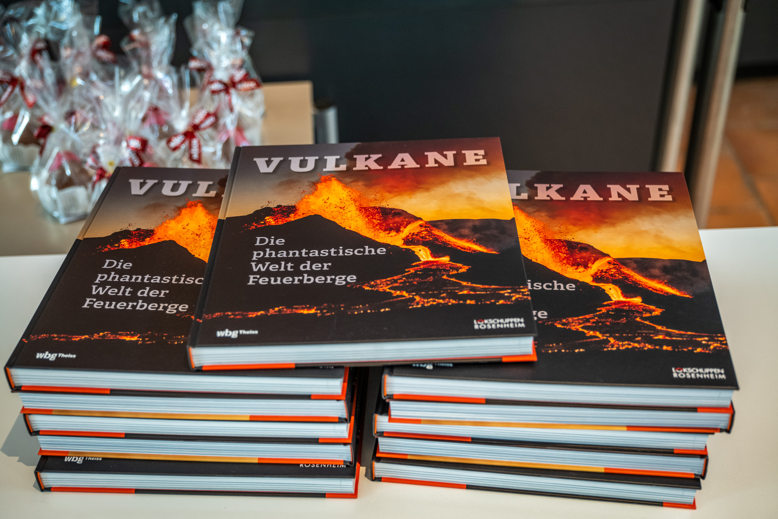 Eröffnung der VULKANE-Ausstellung im Lokschuppen Rosenheim ...