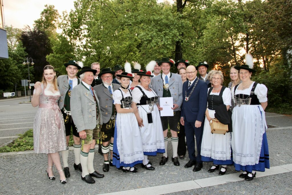 Bürgermedaille für Planegger Trachtenvorstand – Samerberger Nachrichten