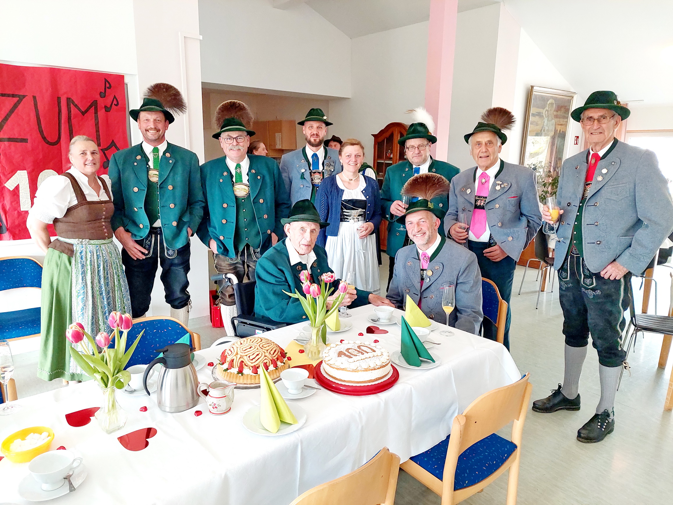 Trachtler gratulieren Franz Sappl zum 100. Geburstag – Samerberger ...