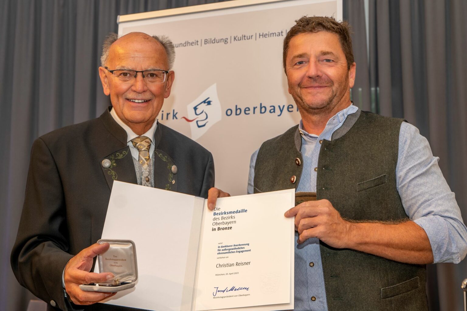 Oberbayerische Bezirksmedaille für Christian Reisner – Samerberger ...