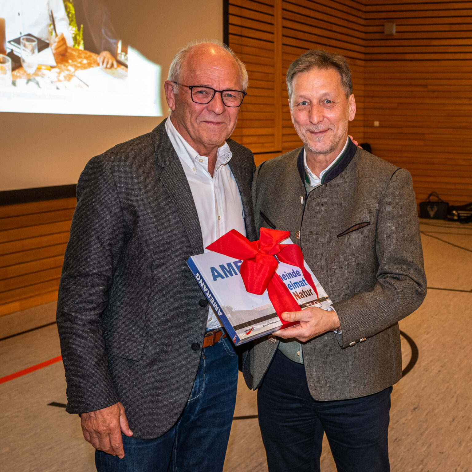 Die Gemeinde Amerang stellt neues Heimatbuch vor – Samerberger Nachrichten