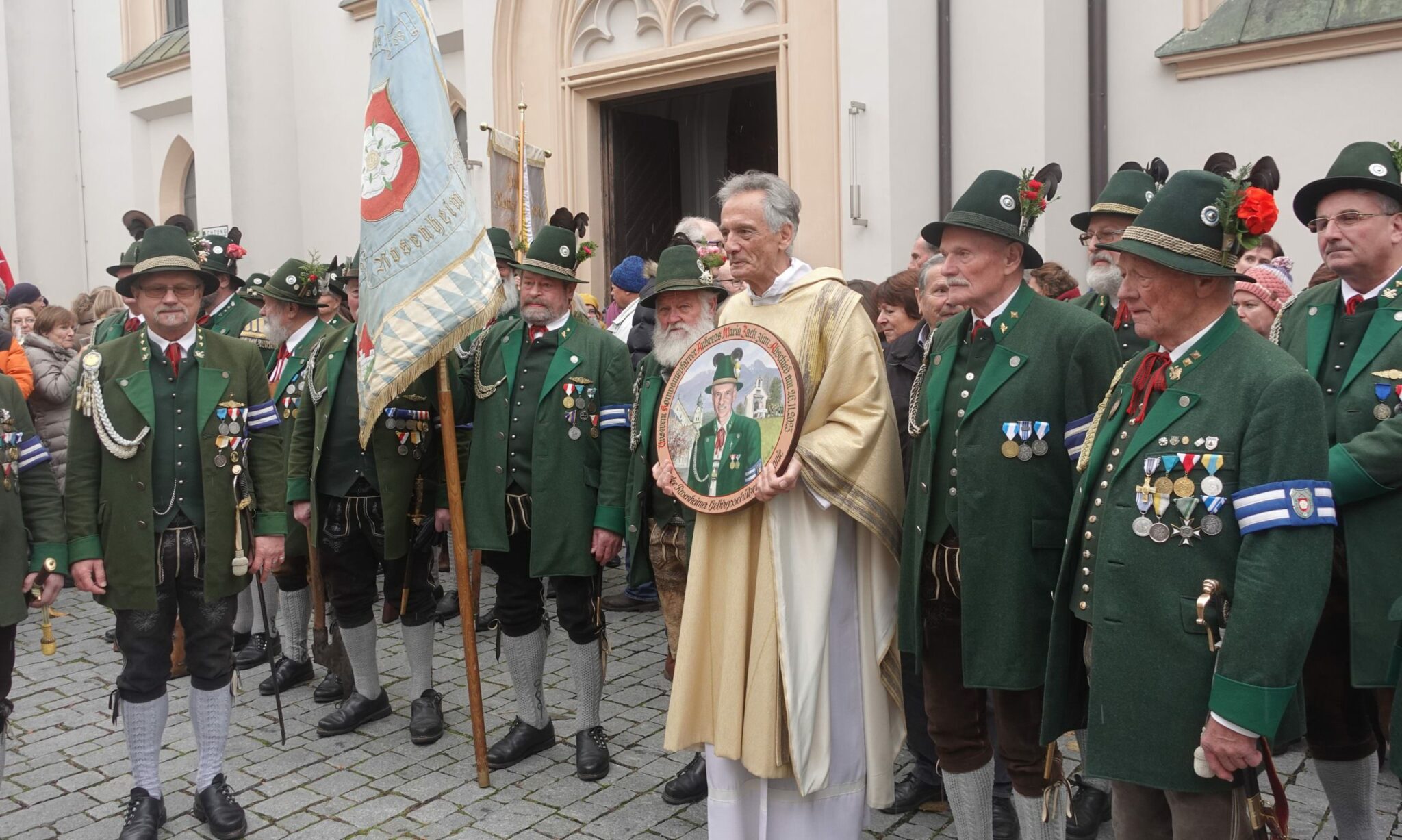 Emotionaler Abschied von Pfarrer Andreas Maria Zach – Samerberger Nachrichten