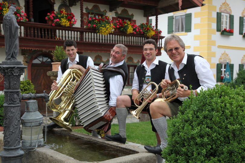 Hinterberger Musikanten spielen in Aibling auf – Samerberger Nachrichten