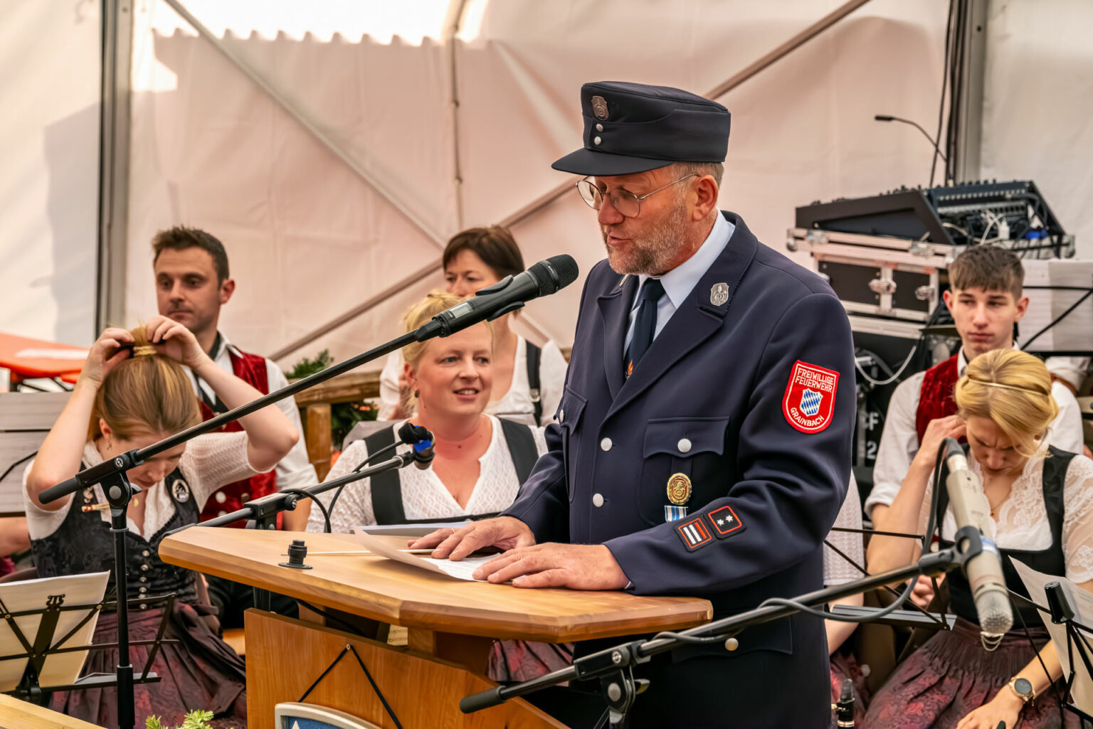 Bieranstich nach Maß bei FFW Grainbach – Samerberger Nachrichten