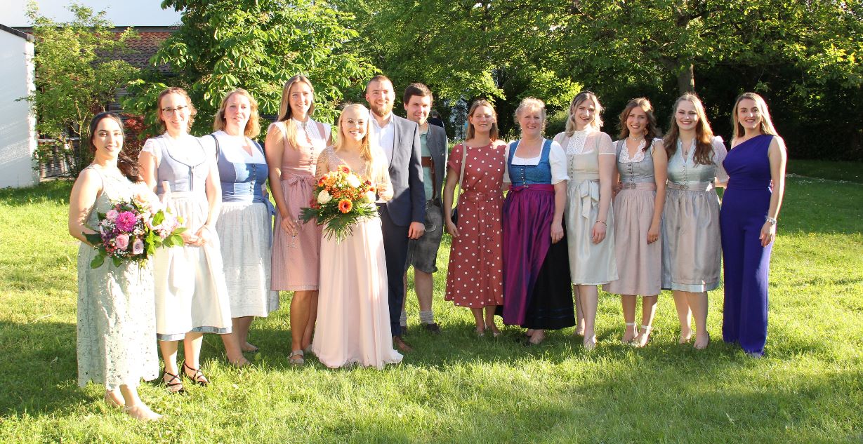 Frisch gekürte Anästhesie- und Intensivpflege-Experten feiern Abschluss ...