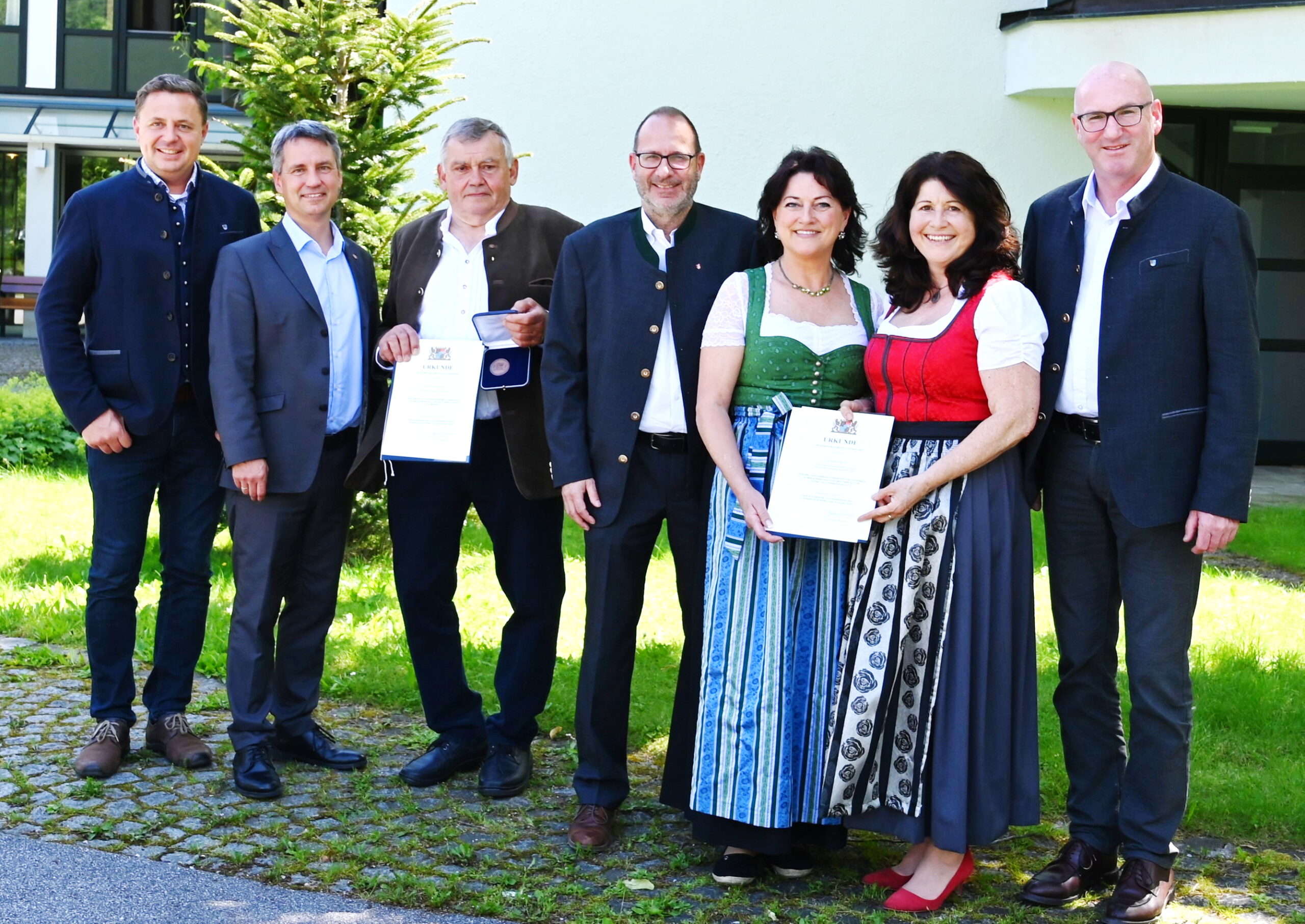 BGL: Drei Bürger-Ehrungen für Ehrenamt – Samerberger Nachrichten