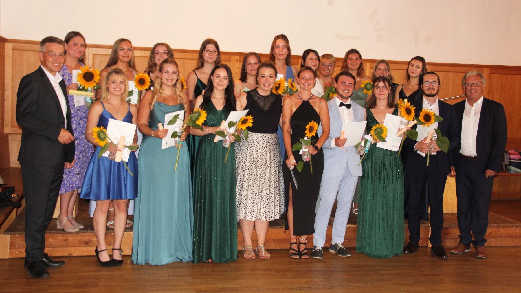 Abschluss bei Wasserburger RoMed-Absolventen – Samerberger Nachrichten