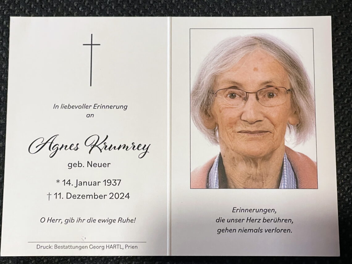 Am Grab von Agnes Krumrey aus Prien – Samerberger Nachrichten