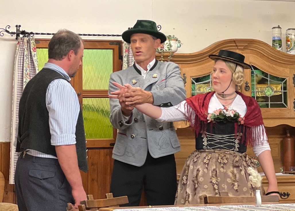 Theaterpremiere in Reichertsheim – Samerberger Nachrichten